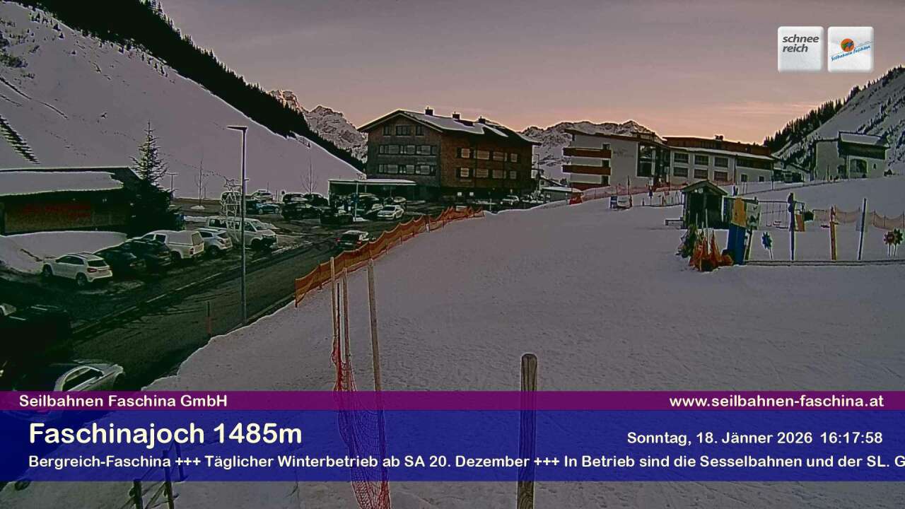 Webcam Faschinapass, Viewing direction Blick auf die Passhöhe ...