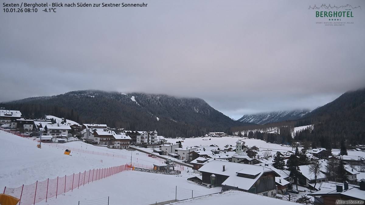 Webcam Sexten / Berghotel, Blickrichtung Sextner Sonnenuhr, Sexten, 1. ...