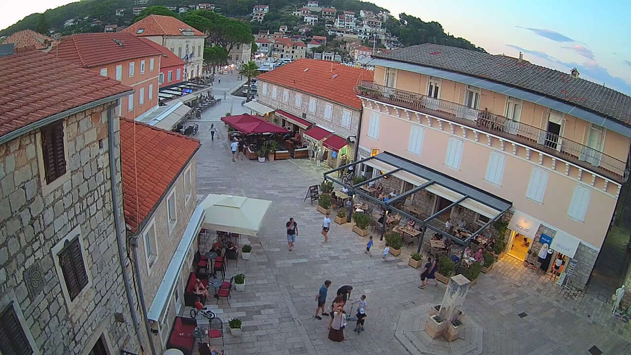 Webcam Jelsa - Hvar, Blickrichtung Blick auf den Pjaca in Jelsa, Jelsa ...