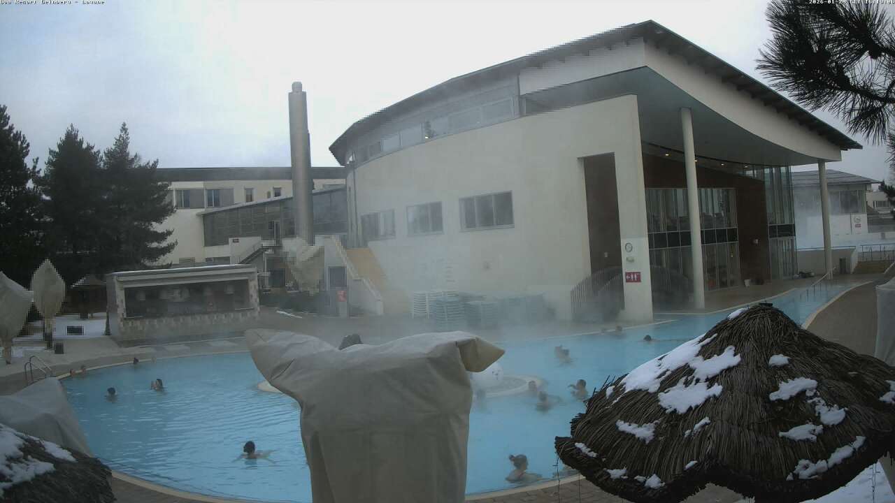 Webcam Therme Geinberg, Blickrichtung Blick auf die Karibik-Lagune, s ...