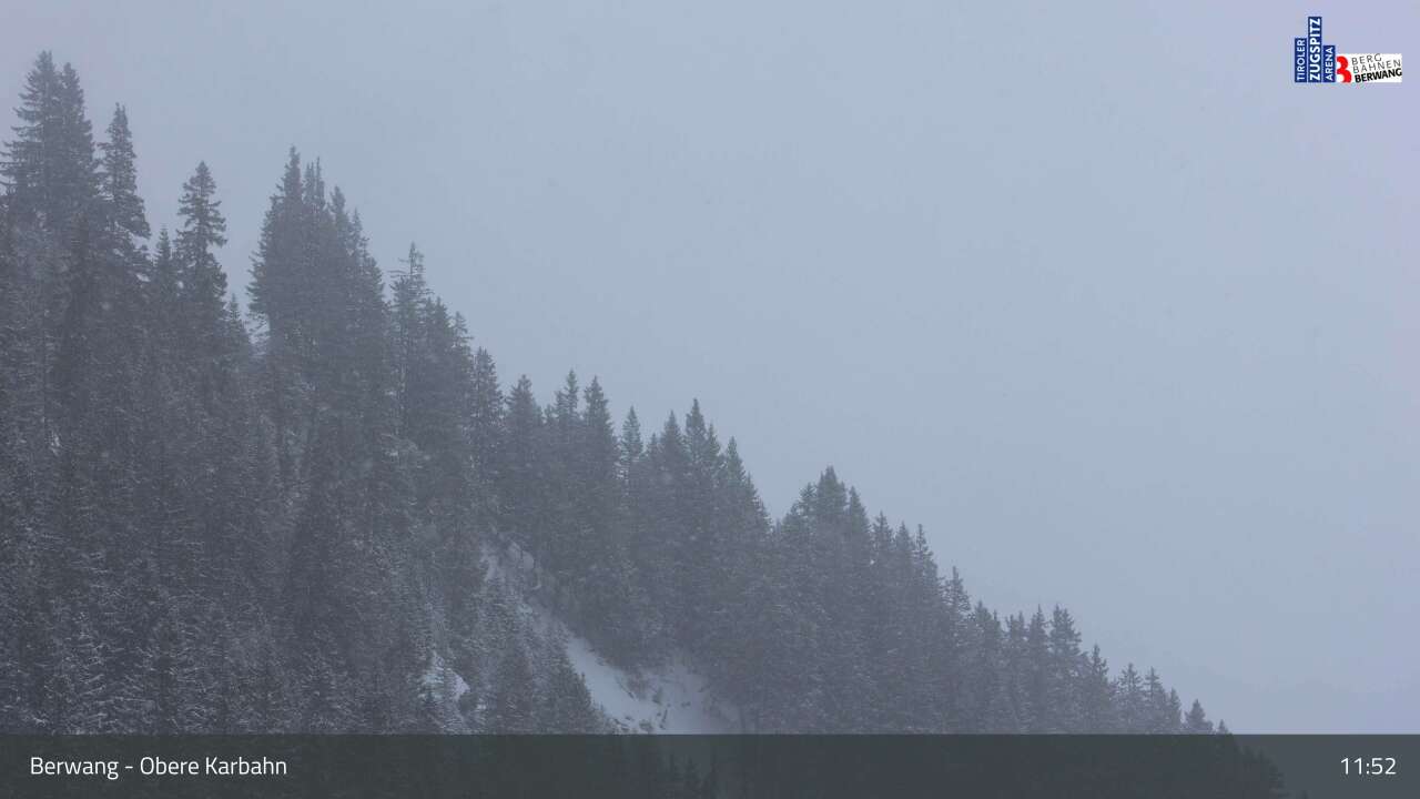 Webcam Obere Karbahn, Blickrichtung ‎Zugspitze, Berwang, 1.720 m - bergfex
