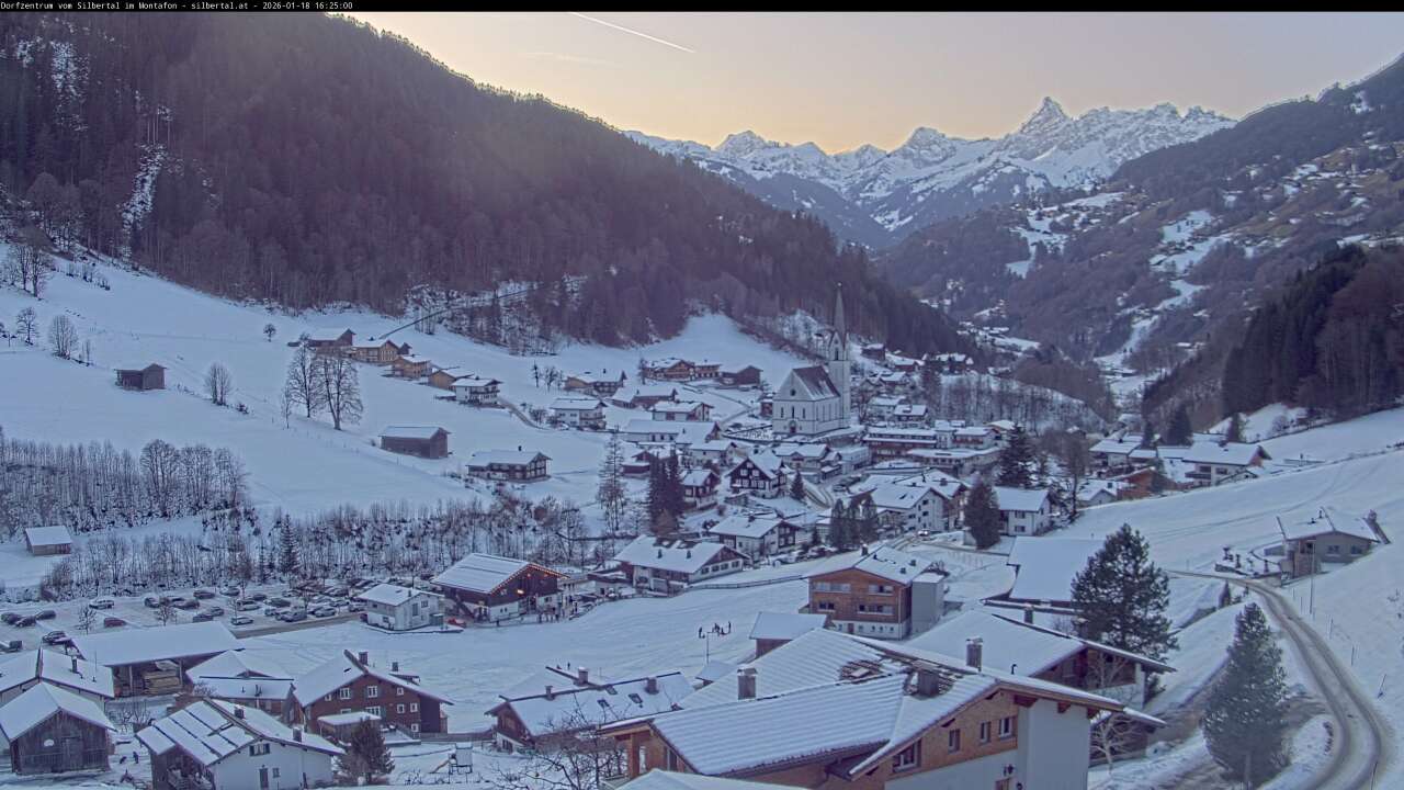 Webcam Silbertal Dorf, :richting:plaats:zeeniveau - bergfex