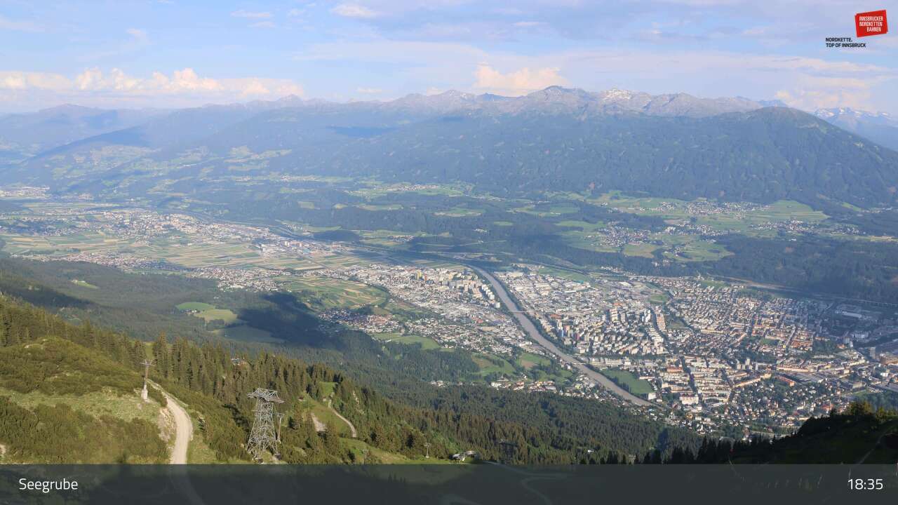 Webcam Seegrube, Viewing direction Innsbruck, Nordkette, 1.905 m - bergfex
