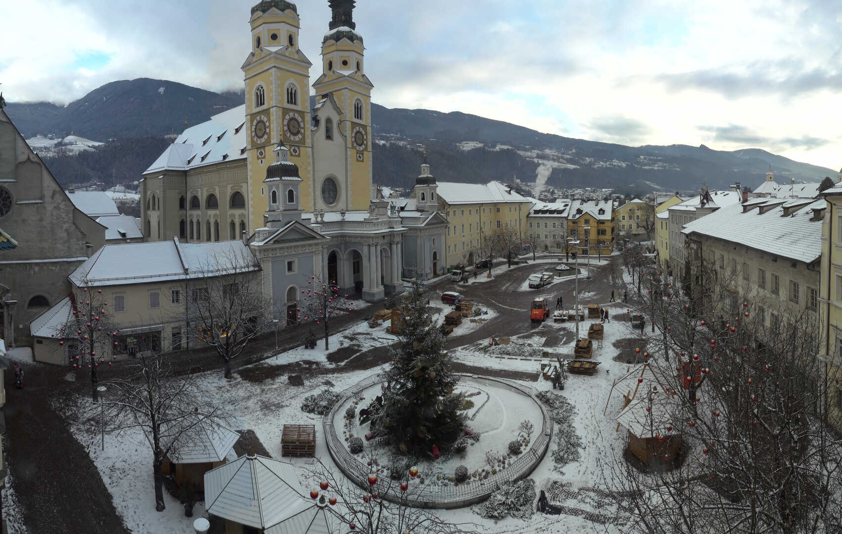Webcam Brixen Domplatz, Blickrichtung Panorama, Brixen, 560 m - bergfex
