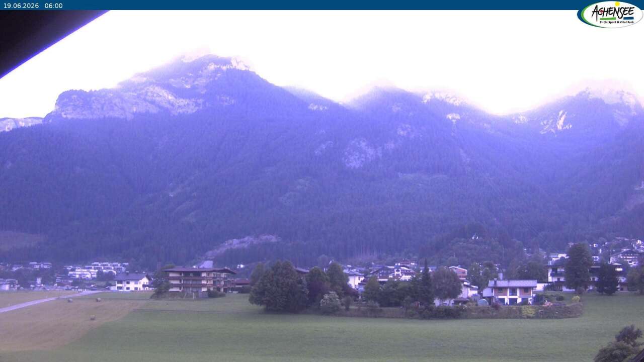 Webcam Maurach, Blickrichtung Lärchenwiese Richtung Rofan, Rofan, 940 m ...